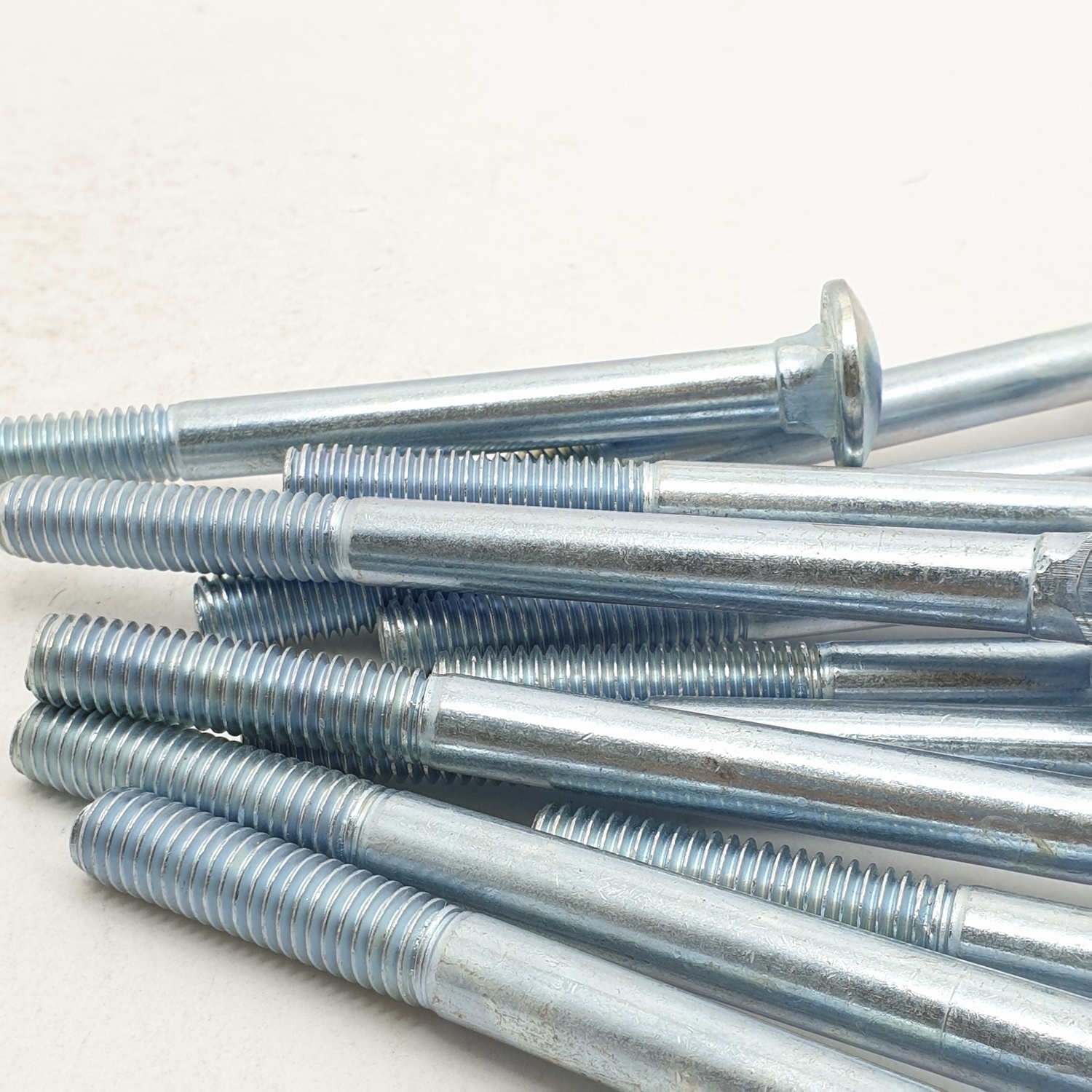 น็อตหัวกลม 3/8x4-1/2 |GlobalHouse